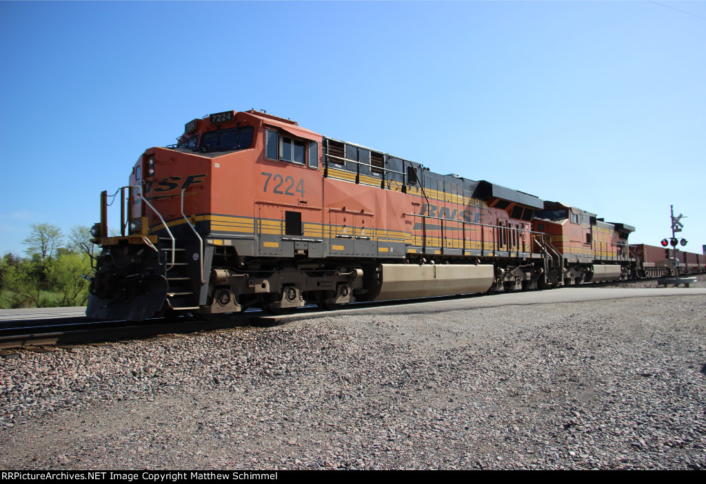 BNSF 7224 - DPU #2